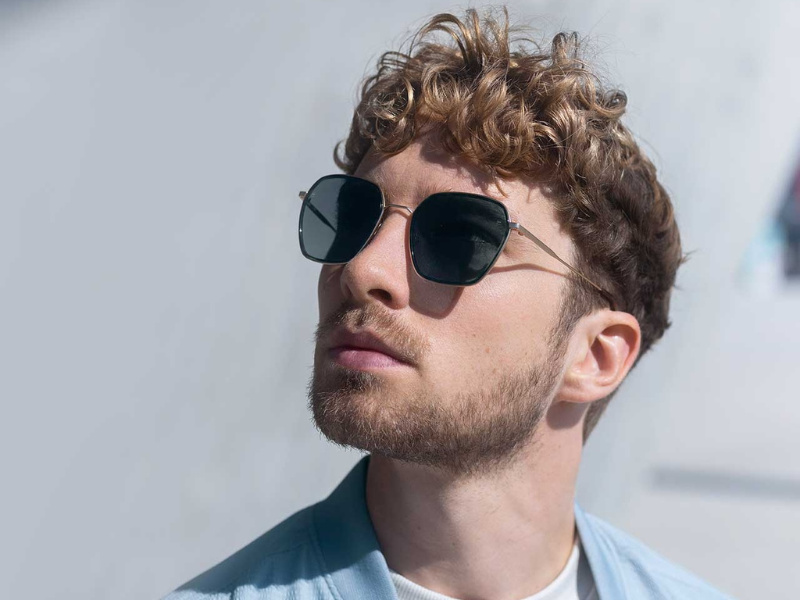 Three Reasons why you should get photochromatic lens – Mott Optical Group